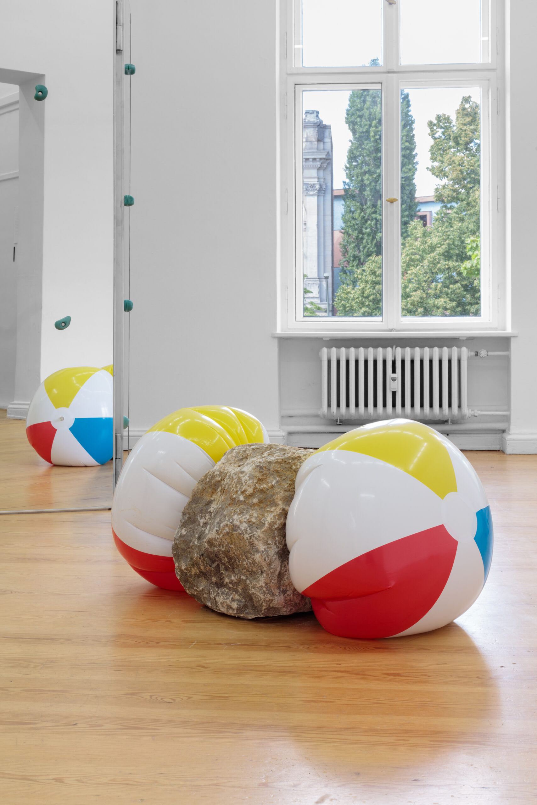 Manon Awst: Stone‘s throw — PSM